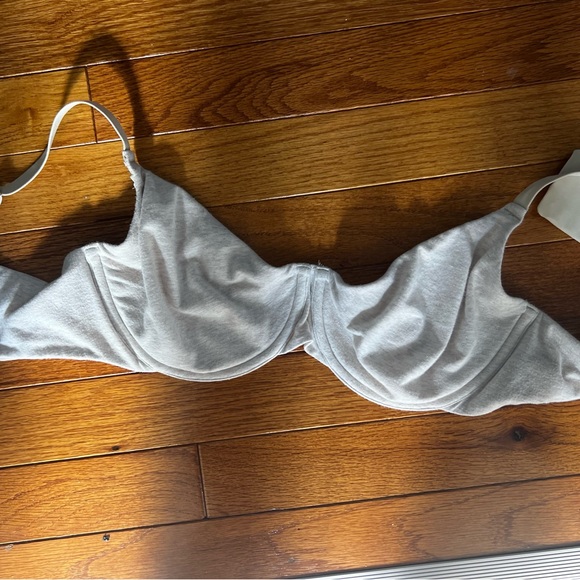 SKIMS | Intimates & Sleepwear | Skims Tshirt Bra Beige 38d With ...
